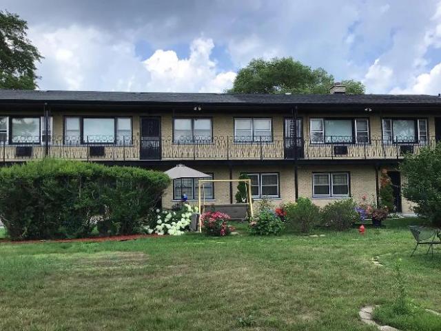 1 Br, 1 bath, Condo 7043 S East End Ave