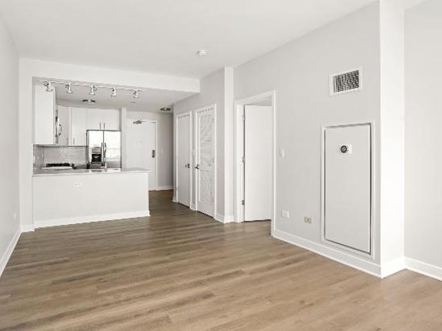1 Br, 1 bath, Condo 709 W Adams St