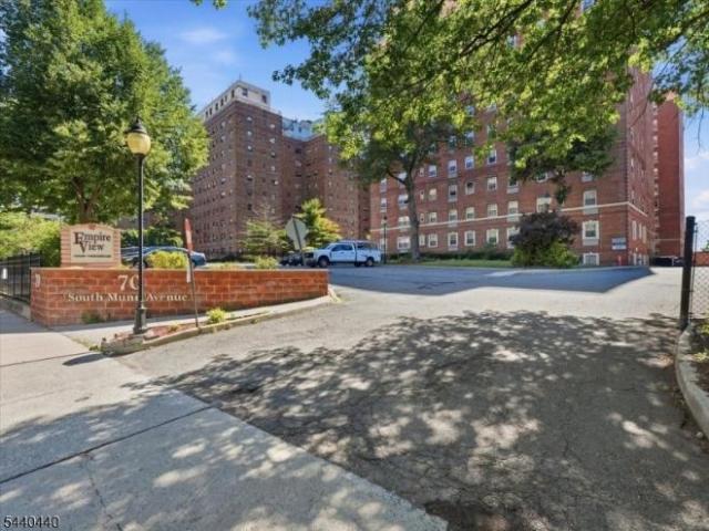 1 Br, 1 bath, Condo 70 S Munn Ave