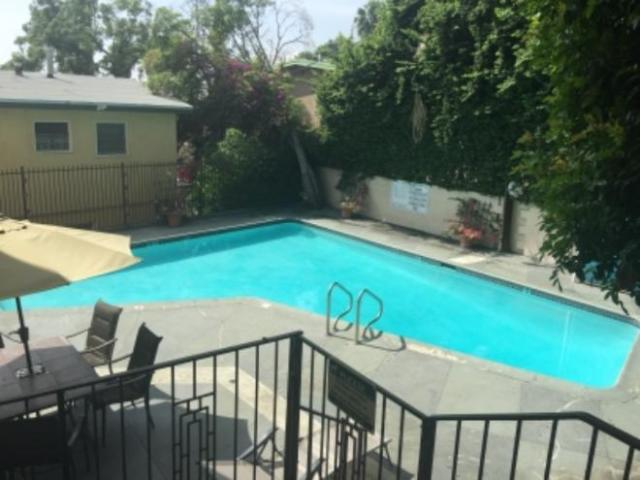 1 Br, 1 bath, Condo 7100 Hillside Ave