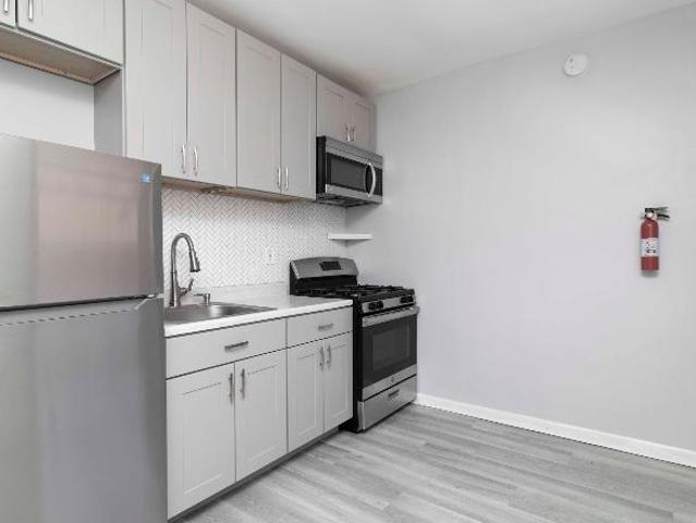 1 Br, 1 bath, Condo 712 E Main St