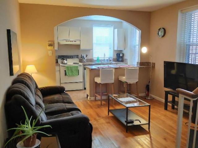 1 Br, 1 bath, Condo 713 St Paul St