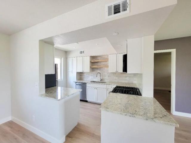 1 Br, 1 bath, Condo 7141 N 16th St