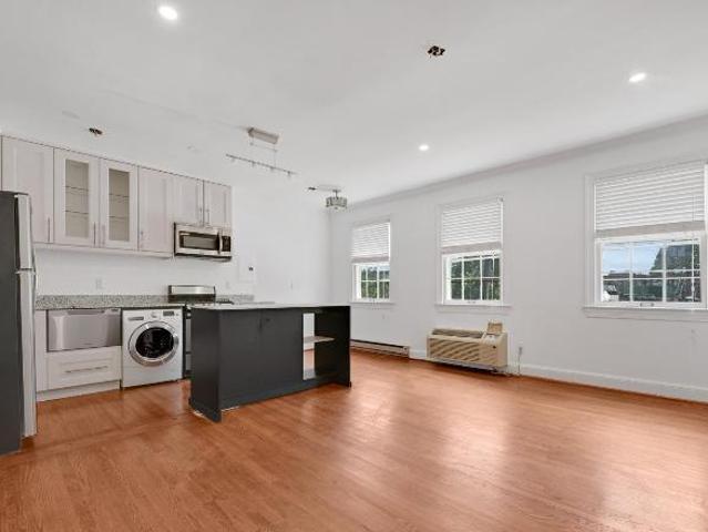 1 Br, 1 bath, Condo 715 S Washington St
