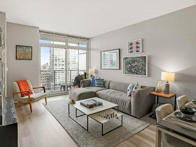 1 Br, 1 bath, Condo 720 S Clark St