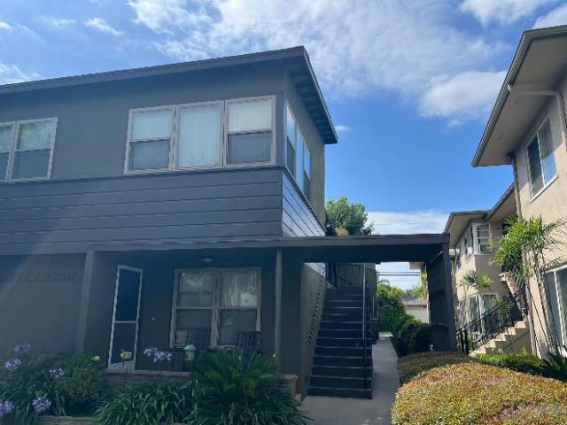 1 Br, 1 bath, Condo 722 E Carson St Unit 4