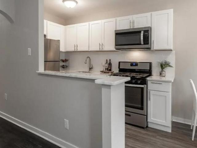 1 Br, 1 bath, Condo 7250 Walnut St