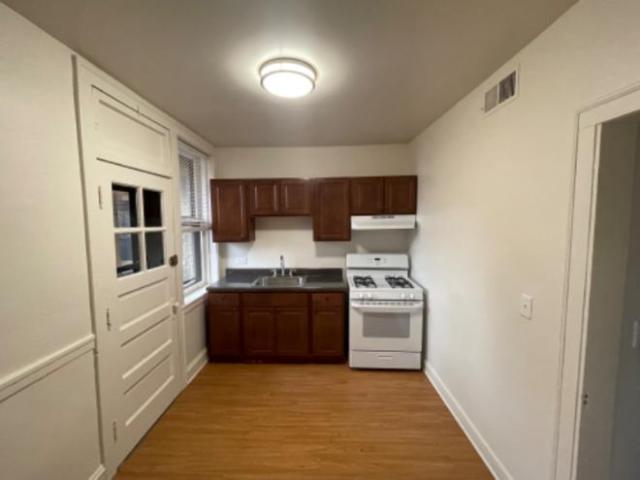1 Br, 1 bath, Condo 7252 N Hamilton