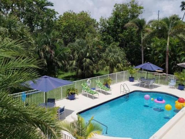 1 Br, 1 bath, Condo 727 SE 15th St