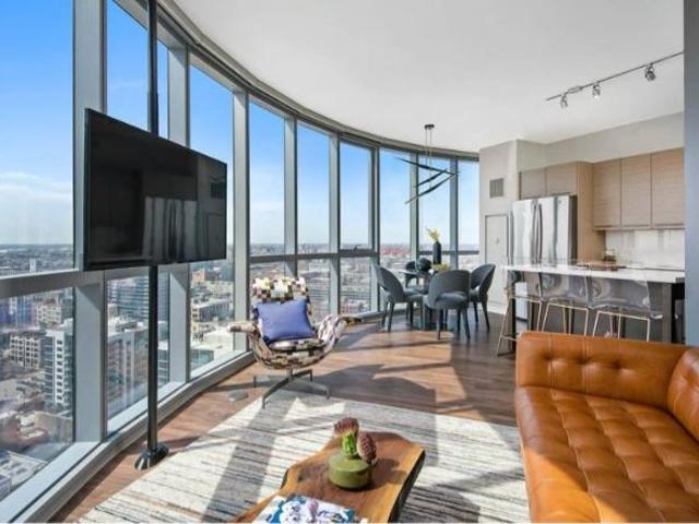 1 Br, 1 bath, Condo 727 W Madison Street