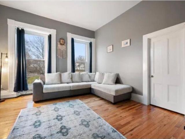 1 Br, 1 bath, Condo 72 74 3rd St