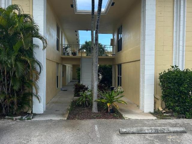 1 Br, 1 bath, Condo 731 Hummingbird Way