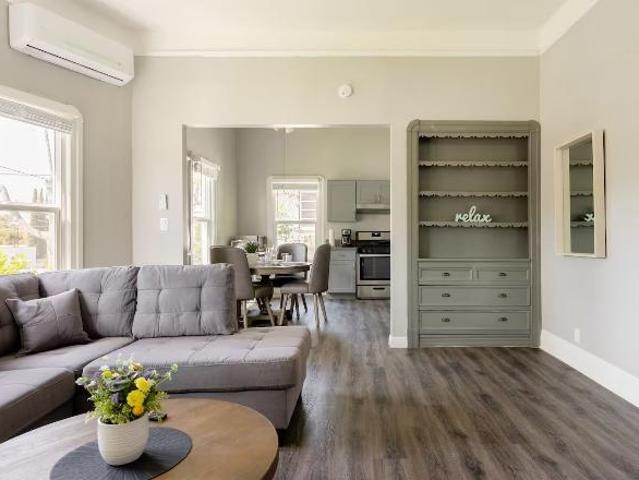 1 Br, 1 bath, Condo 731 S Marengo Ave