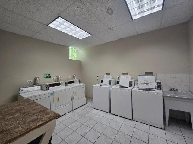 1 Br, 1 bath, Condo 7322 North Ridge Avenue