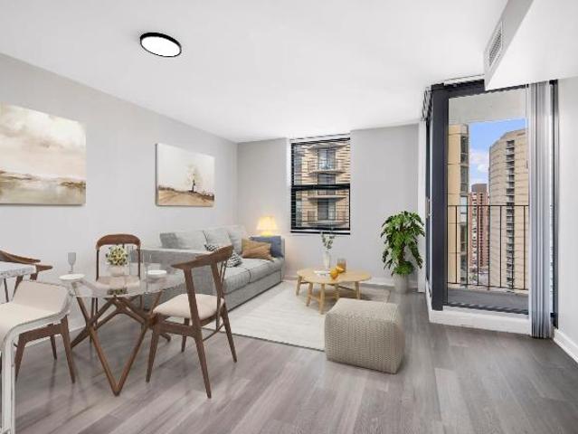 1 Br, 1 bath, Condo 77 West Huron St
