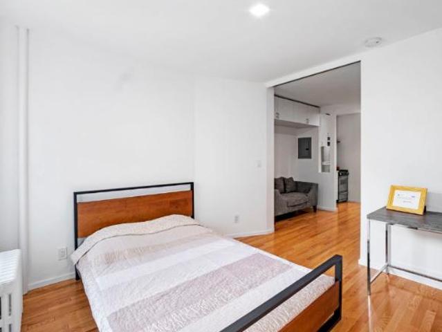 1 Br, 1 bath, Condo 77 Pitman St