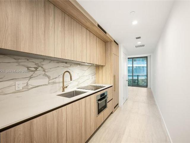 1 Br, 1 bath, Condo 77 SE 5th St