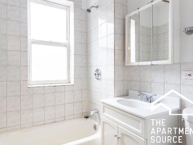 1 Br, 1 bath, Condo 7460 North Ashland