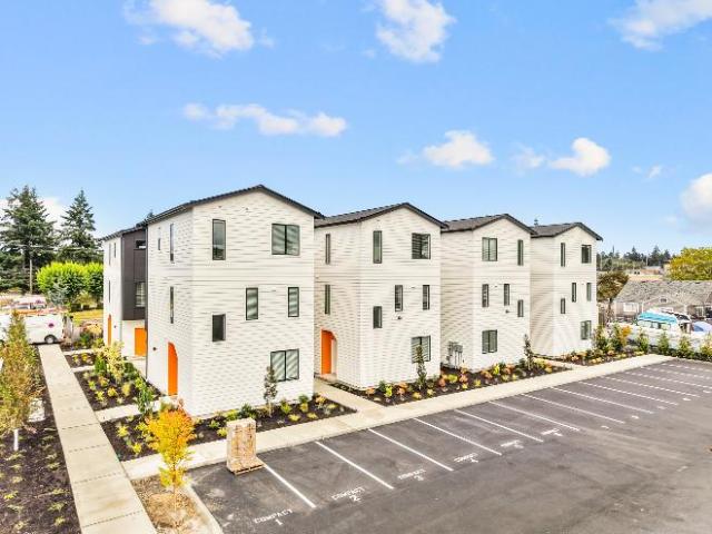 1 Br, 1 bath, Condo 7537 Grange Street West