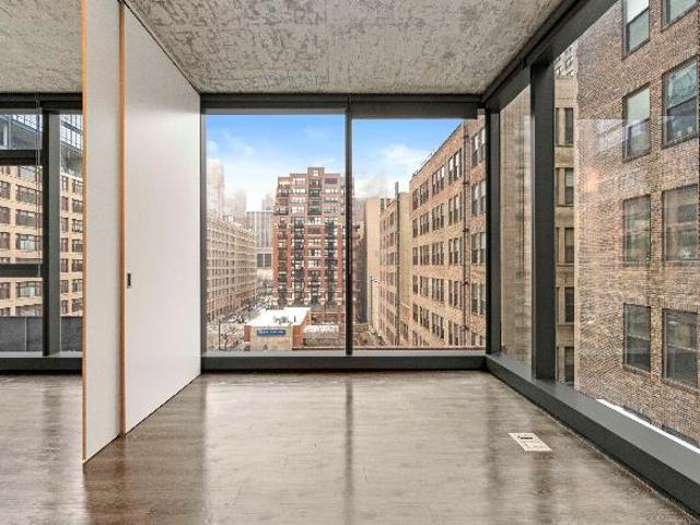 1 Br, 1 bath, Condo 753 S Clark