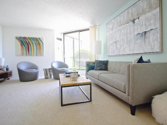 1 Br, 1 bath, Condo 756 North Dearborn
