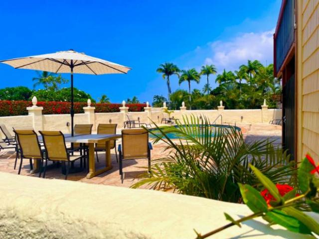 1 Br, 1 bath, Condo 75 5863 Kuakini Highway