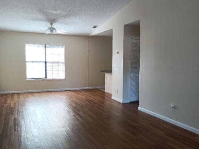 1 Br, 1 bath, Condo 7756 62nd Way N