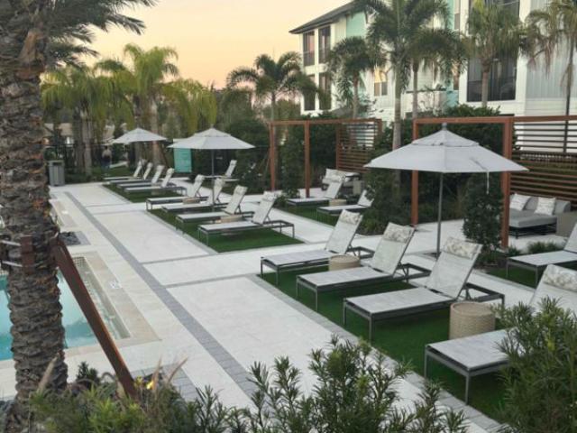 1 Br, 1 bath, Condo 775 Laura Oaks Blvd