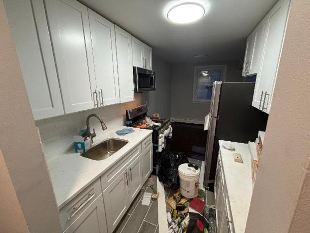 1 Br, 1 bath, Condo 83 Western Ave