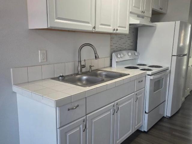 1 Br, 1 bath, Condo 8000 NE Hwy 99