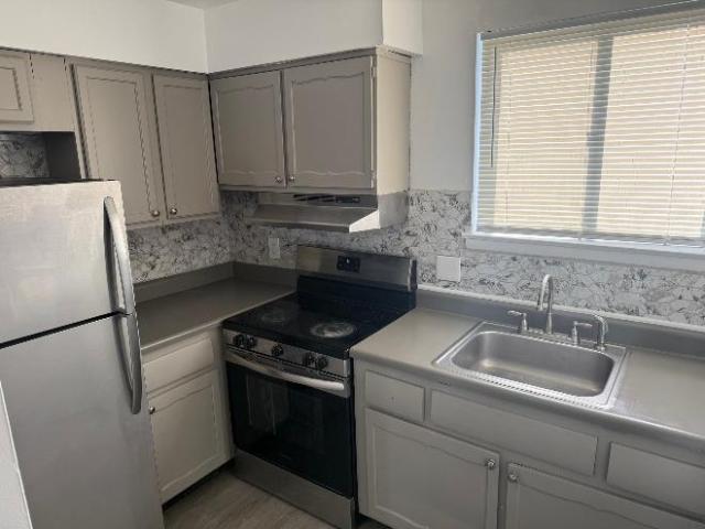 1 Br, 1 bath, Condo 800 Cedar St