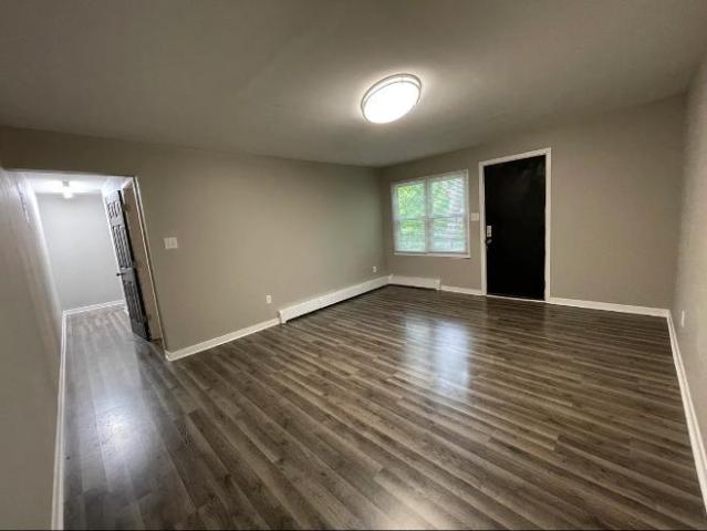 1 Br, 1 bath, Condo 800 Clark St