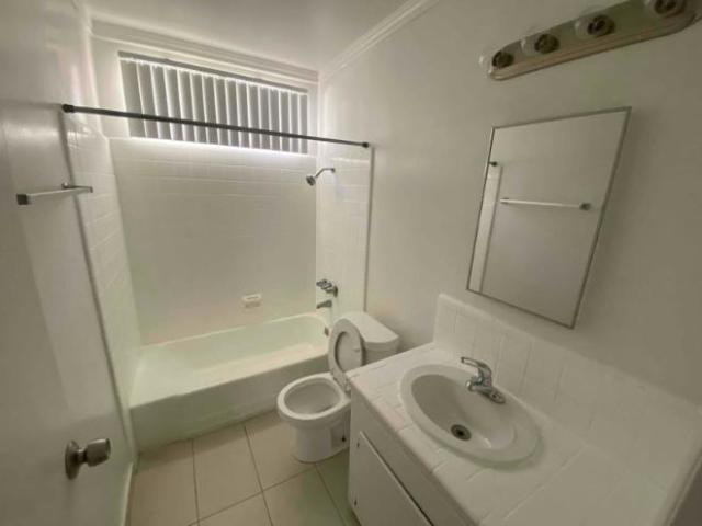 1 Br, 1 bath, Condo 8016 Owensmouth Ave