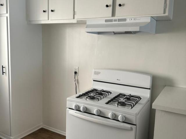 1 Br, 1 bath, Condo 8024 Owensmouth Ave