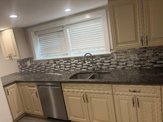 1 Br, 1 bath, Condo 8044 N Oriole Ave