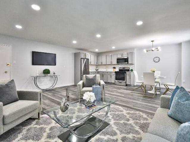 1 Br, 1 bath, Condo 8040 Rowland Ave