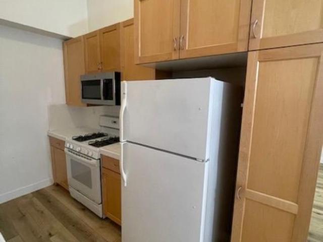 1 Br, 1 bath, Condo 808 812 Westmount Drive