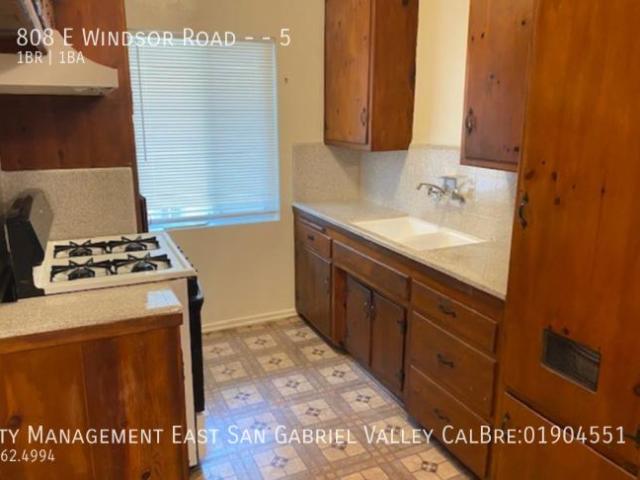 1 Br, 1 bath, Condo 808 E Windsor Road
