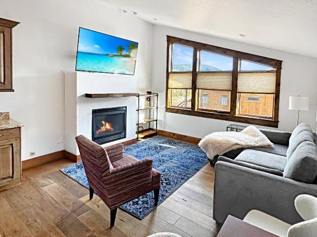 1 Br, 1 bath, Condo 80 Mule Deer Ct