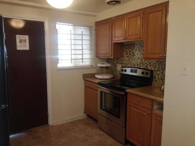1 Br, 1 bath, Condo 8109 S King Drive