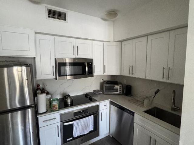 1 Br, 1 bath, Condo 810 7th St