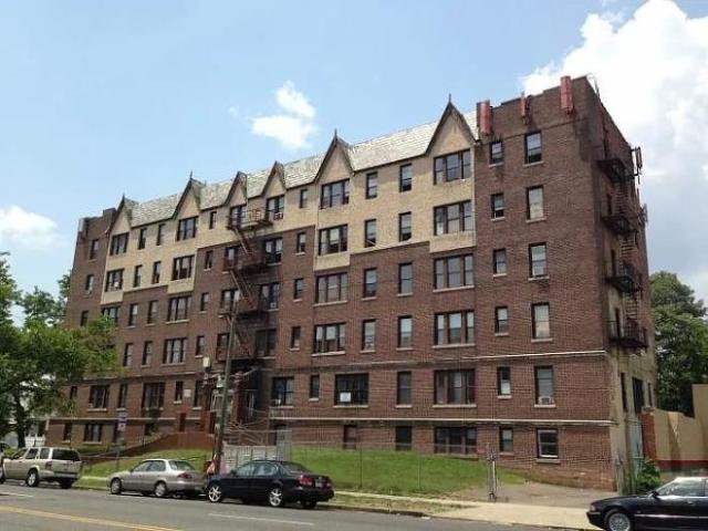 1 Br, 1 bath, Condo 810 Broadway Ave