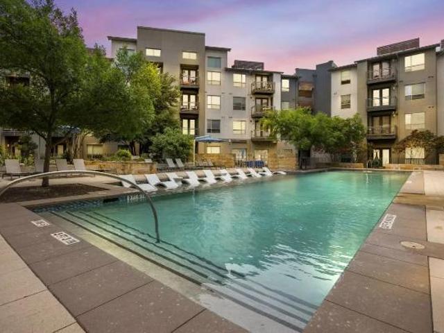 1 Br, 1 bath, Condo 810 W St Johns Ave