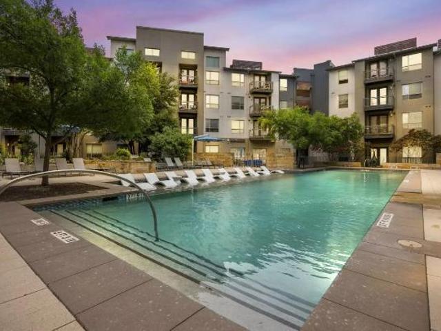 1 Br, 1 bath, Condo 810 W St Johns Ave