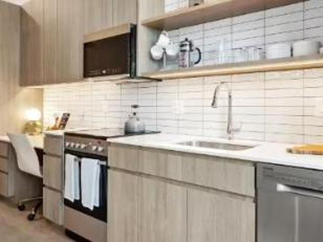 1 Br, 1 bath, Condo 811 N Wells