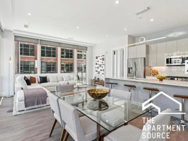 1 Br, 1 bath, Condo 812 West Adams St