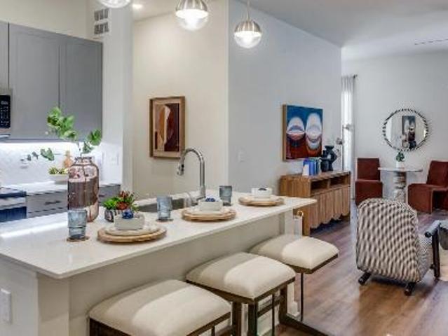1 Br, 1 bath, Condo 8153 Beaver Dam St