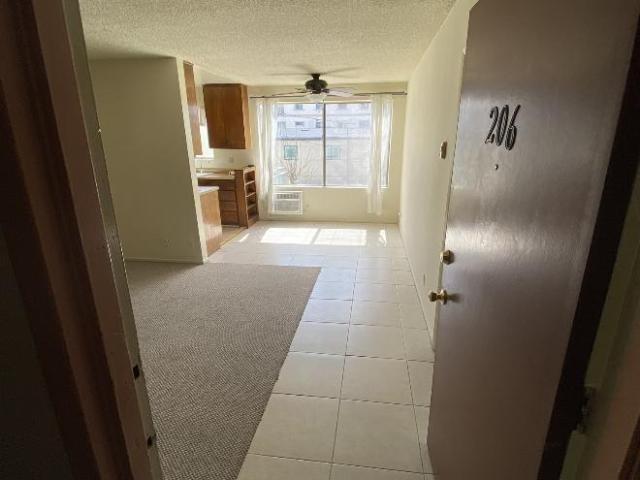 1 Br, 1 bath, Condo 815 Crenshaw Blvd