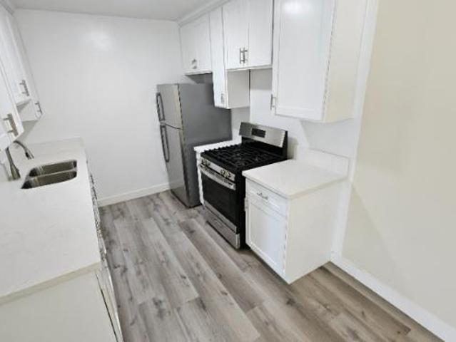 1 Br, 1 bath, Condo 815 N Benton Way