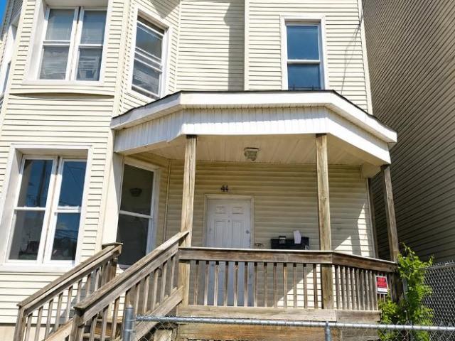1 Br, 1 bath, Condo 81 Auburn St